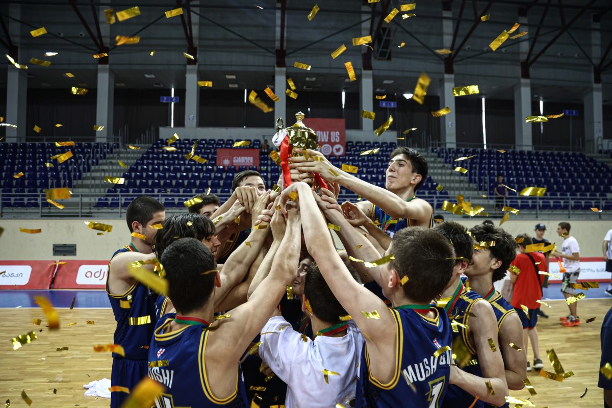 ზაზას აკადემია 2 საქართველოს 16-წლამდელთა B ლიგის ჩემპიონი გახდა - GBF.GE