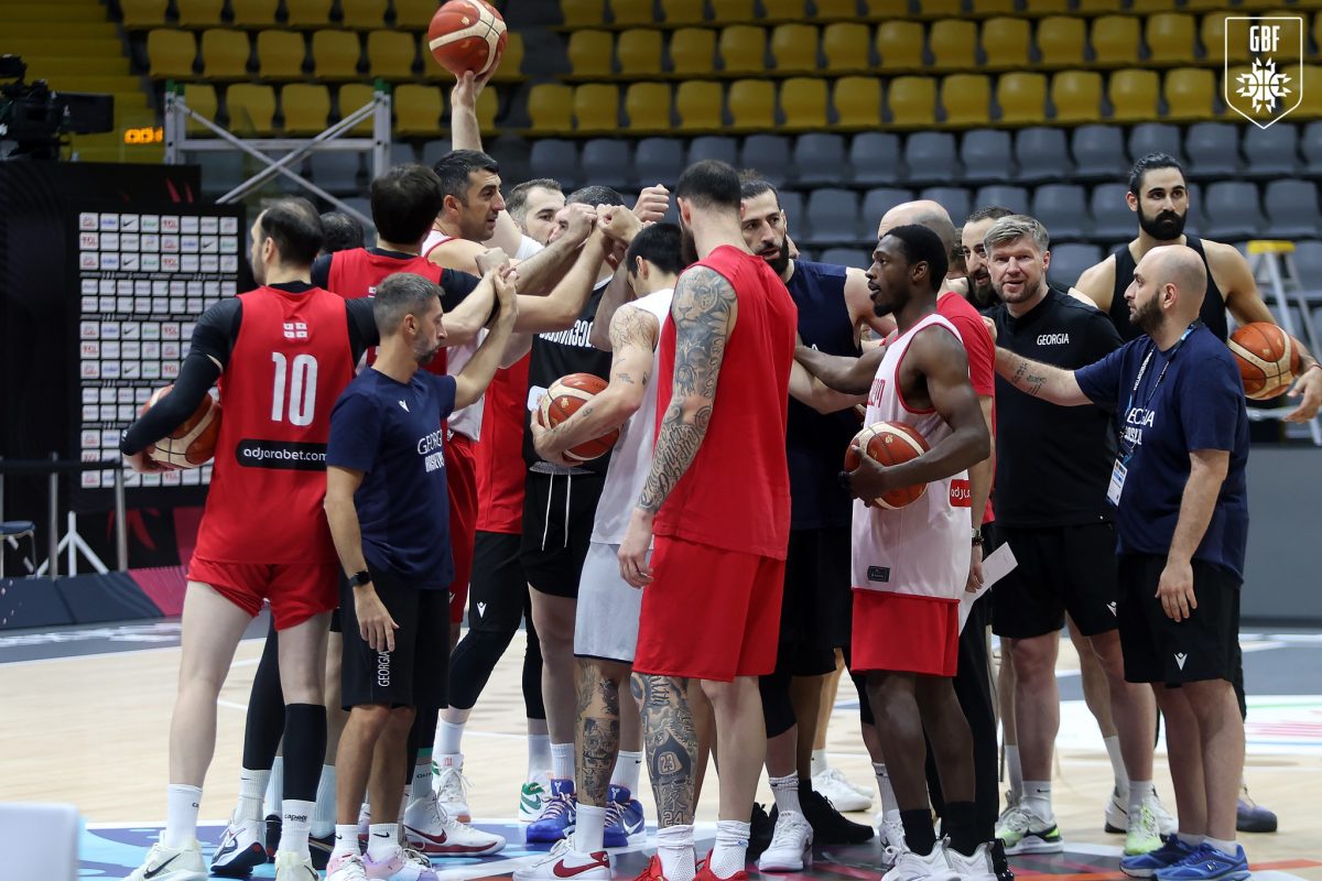 ნაკრებმა კვიპროსში პირველი ვარჯიში სრული შემადგენლობით, თორნიკე შენგელიასთან ერთად ჩაატარა - GBF.GE